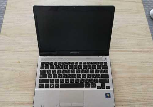 SAMSUNG NP305U1A