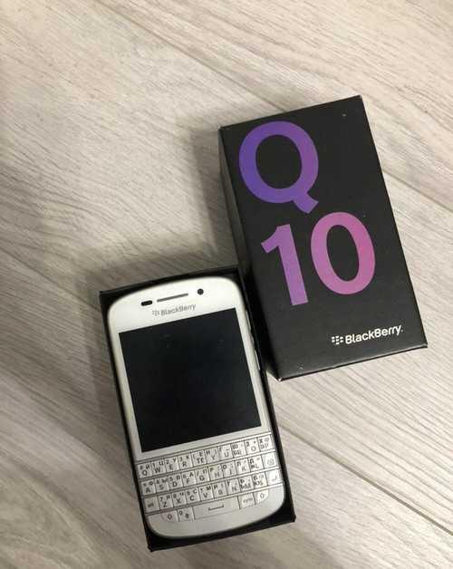 Телефон BlackBerry Q10