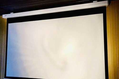 Проекционный экран Projecta Matte White 83”