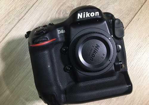 Nikon D4s