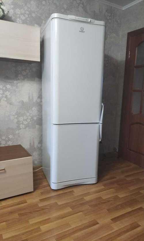 Холодильник Indesit C 138G