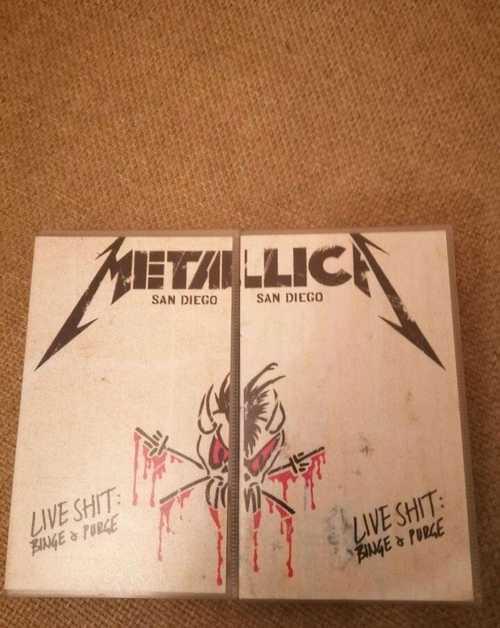 Кассеты VHS с концертом Metallica