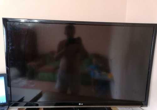 Телевизор LG 107см