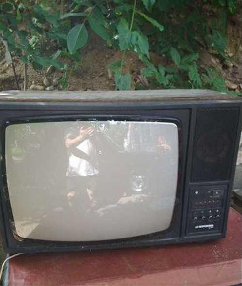 Телевизор на запчасти про- во СССР горизонт