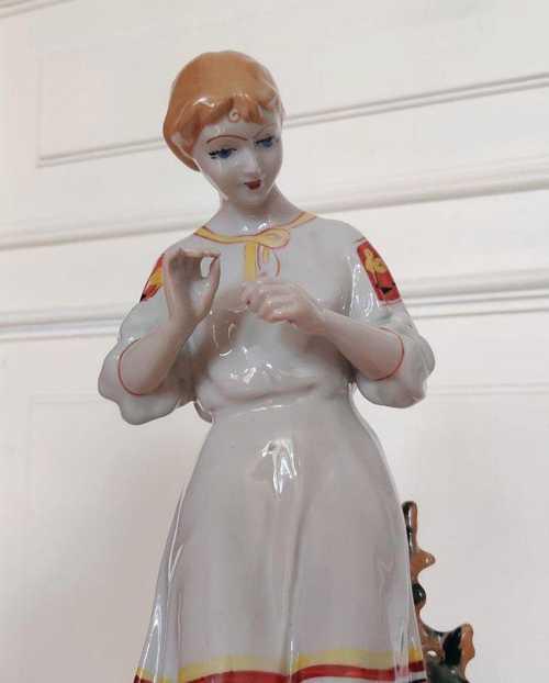 "Гадание на ромашке", статуэтка интерьерная, СССР