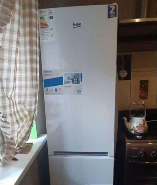 Холодильник бу(почти новый) веко