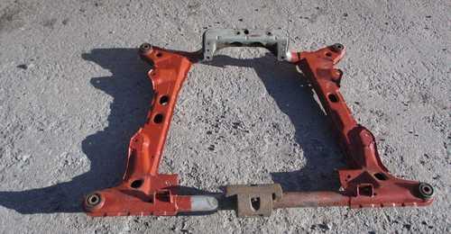Подрамник Вольво 440-60