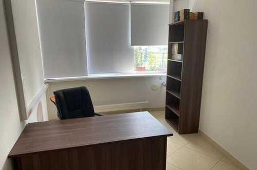 Комплект офисной мебели (стол,кресло,стул,стеллаж)