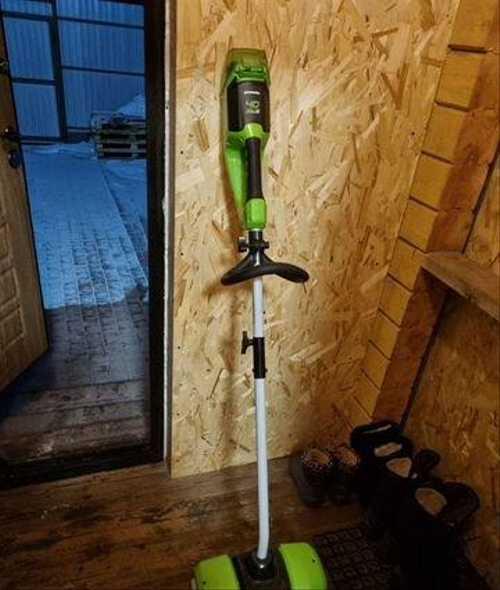 Аккумуляторная снегоуборочная лопата