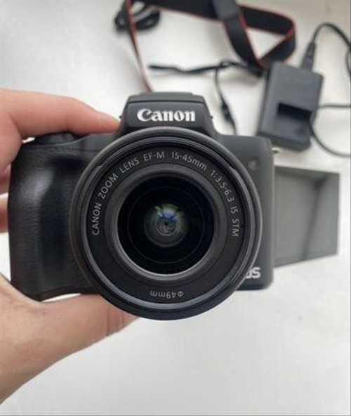 Зеркальный фотоаппарат Canon EOS M50 kit