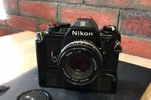 Плёночный фотоаппарат Nikon EM + Nikon E 50mm 1.8