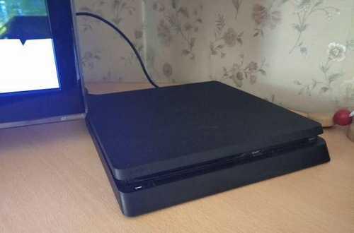Ps4 slim500gb 2 геймпада +3 игры