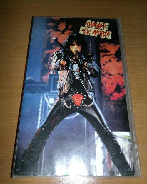 VHS Alice Cooper "Trashes The World"