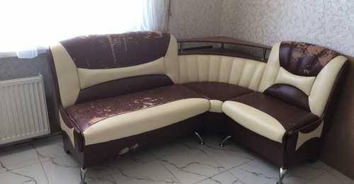 Отдам бесплатно мягкий уголок для кухни