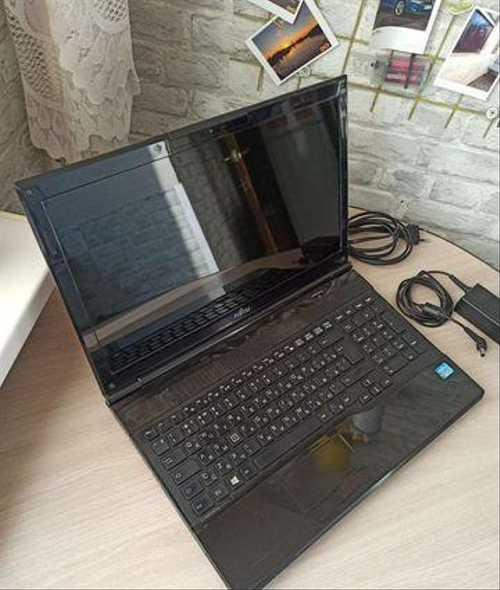 Fujitsu Lifebook AH532