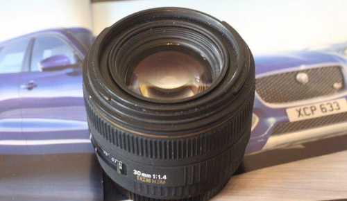 Sigma AF 30mm f1.4 EX DC HSM Canon EF-S