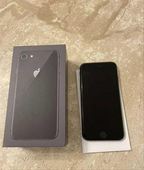 Телефон iPhone8 64 GB