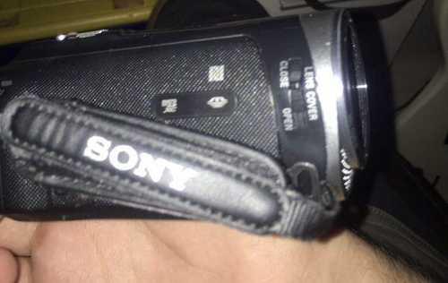 Видеокамерв Sony HDR-PJ330