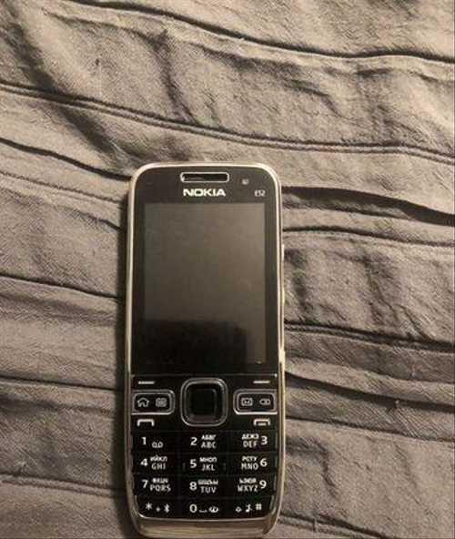 Телефон Nokia E52