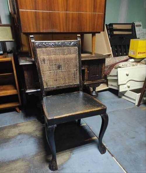 Старинный антиквантый стул