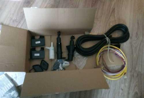 Омыватель фар Hella для Mitsubishi L200 и Lancer 9