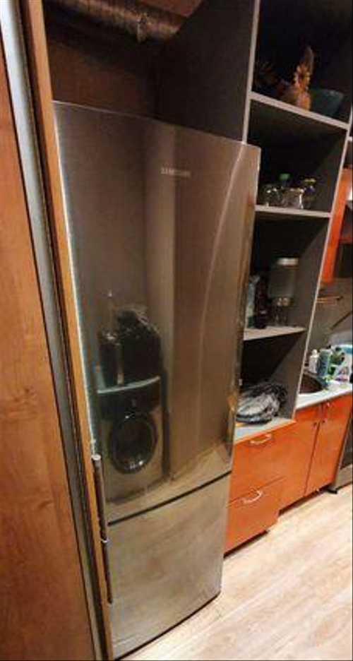 Холодильник RF Samsung NO Frost