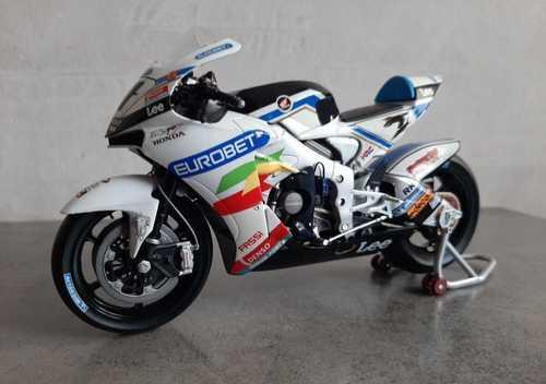 Minichamps 1/18 honda rcv212v C.Checa 2007
