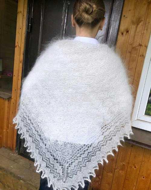 Оренбургский белый пуховый ажурный платок 130-135