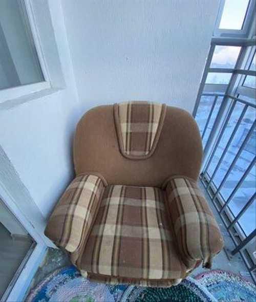 Комплект диван раздвижной + два кресла бу