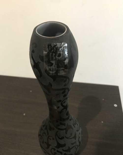 Чёрная ваза