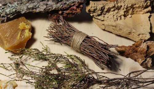 Ветки ароматических пород дерева для воскуривания