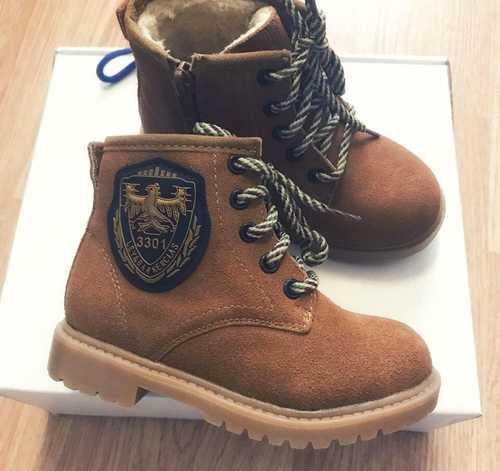 Ботинки демисезонные (нат. замша, новые)