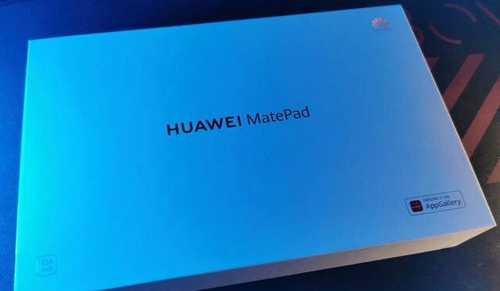 Huawei MatePad 10.4 с чехлом-клавиатурой