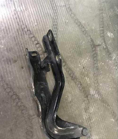 Петля капота Chery M11 (A3) (20102015)