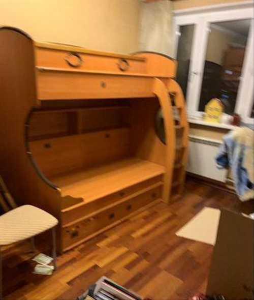 Двухъярусная кровать