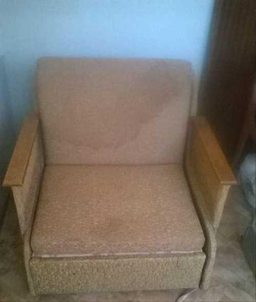 Кресло и раскладушка-кровать