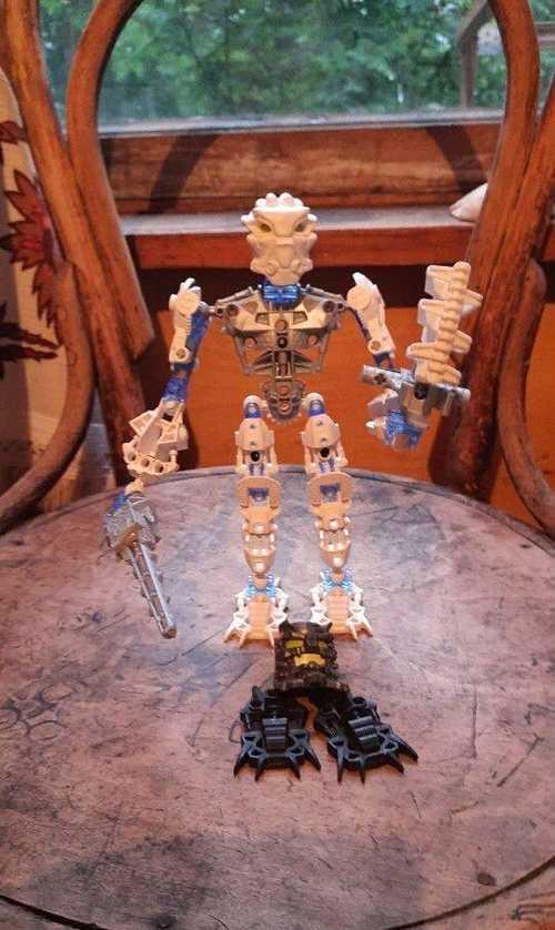 Lego bionicle Toa Matoro 8732 + Toa Hewkii 8730