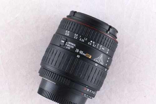 Sigma AF Zoom 28-80 mm f / 3.5-5.6 HF Nikon