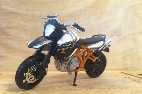 Bburago модель мотоцикла 1:18 KTM 990 supermoto