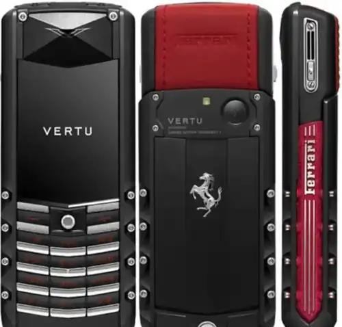 Телефон Vertu Ascent 2010 Ferrari