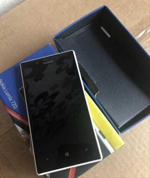 Телефон Nokia lumia 720
