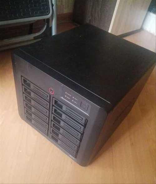12 дисковый NAS сервер Synology DS2413+