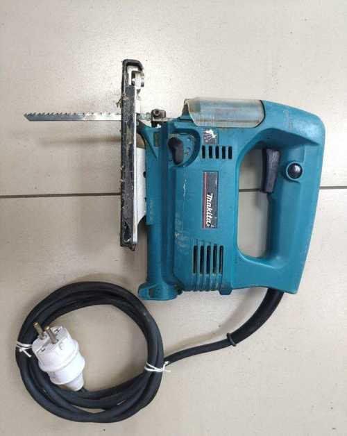 Лобзик Makita 4324