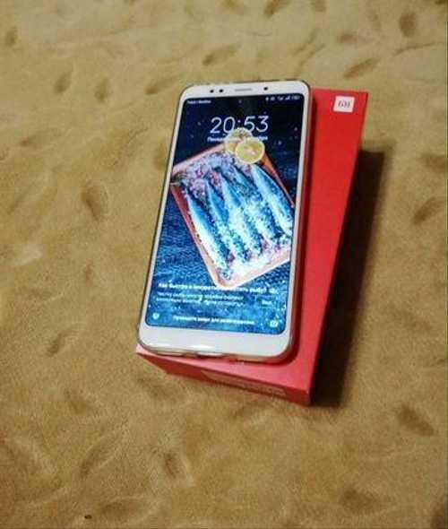 Телефон Xiaomi Redmi 5+ 3/32