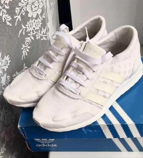 Белые Кроссовки adidas оригинал 39,5 р