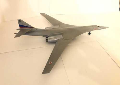 Модель самолёта ту-160