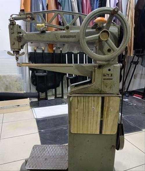 Рукавная швейная машинка минерва