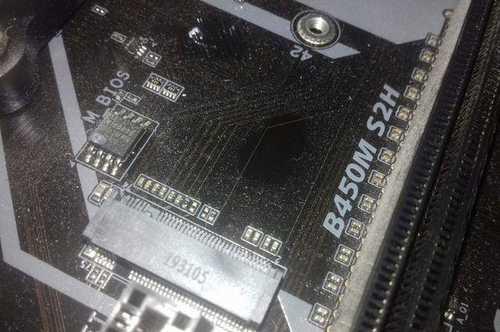 Процессор AMD Ryzen 3 2200G + материнская плата