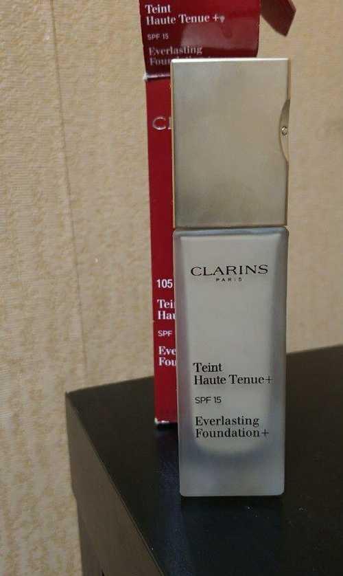 Устойчивый тональный крем Clarins heute tenue 105