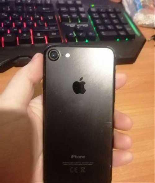 Телефон iPhone 7